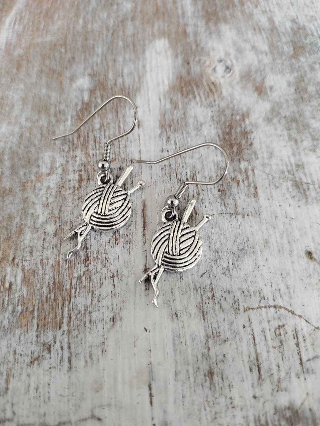 Pewter Ball of Yarn With Knitting Needle Earrings - Etsy
