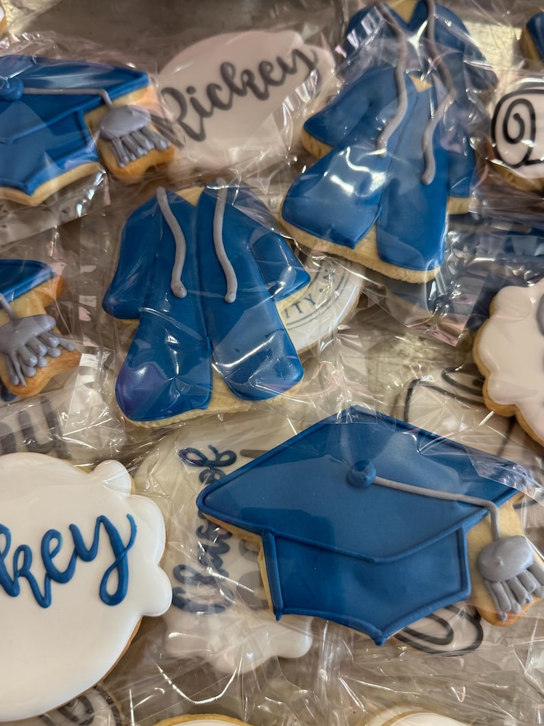 Graduation Celebration Sugar Cookies – Set of 12 - Etsy