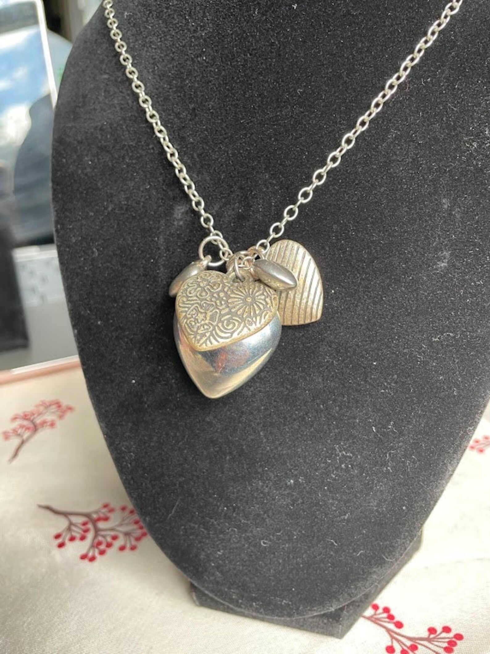 AEO NECKLACE American Eagle Outfitters Heart CHARM Vintage Necklace ...
