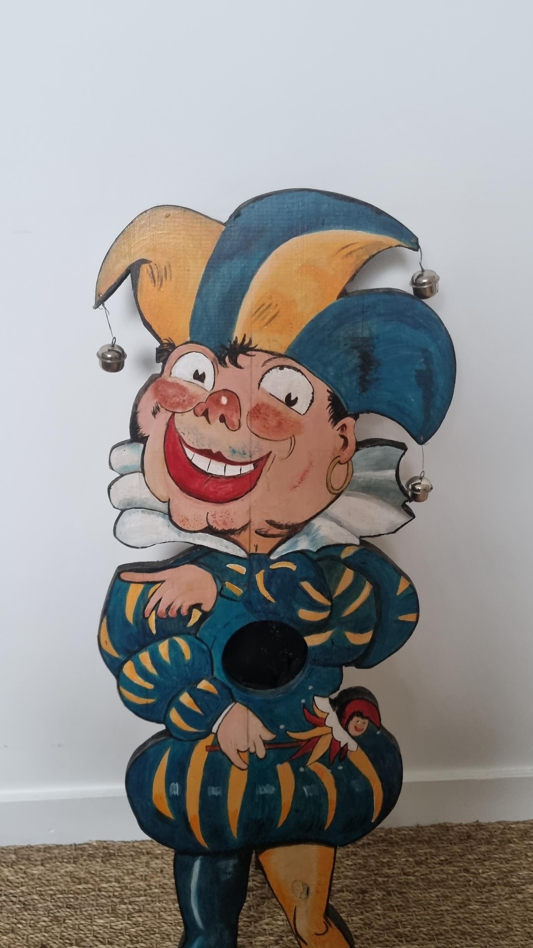 Ball Passing Game, Fairground, Party, Throwing, Hand-painted Clown ...