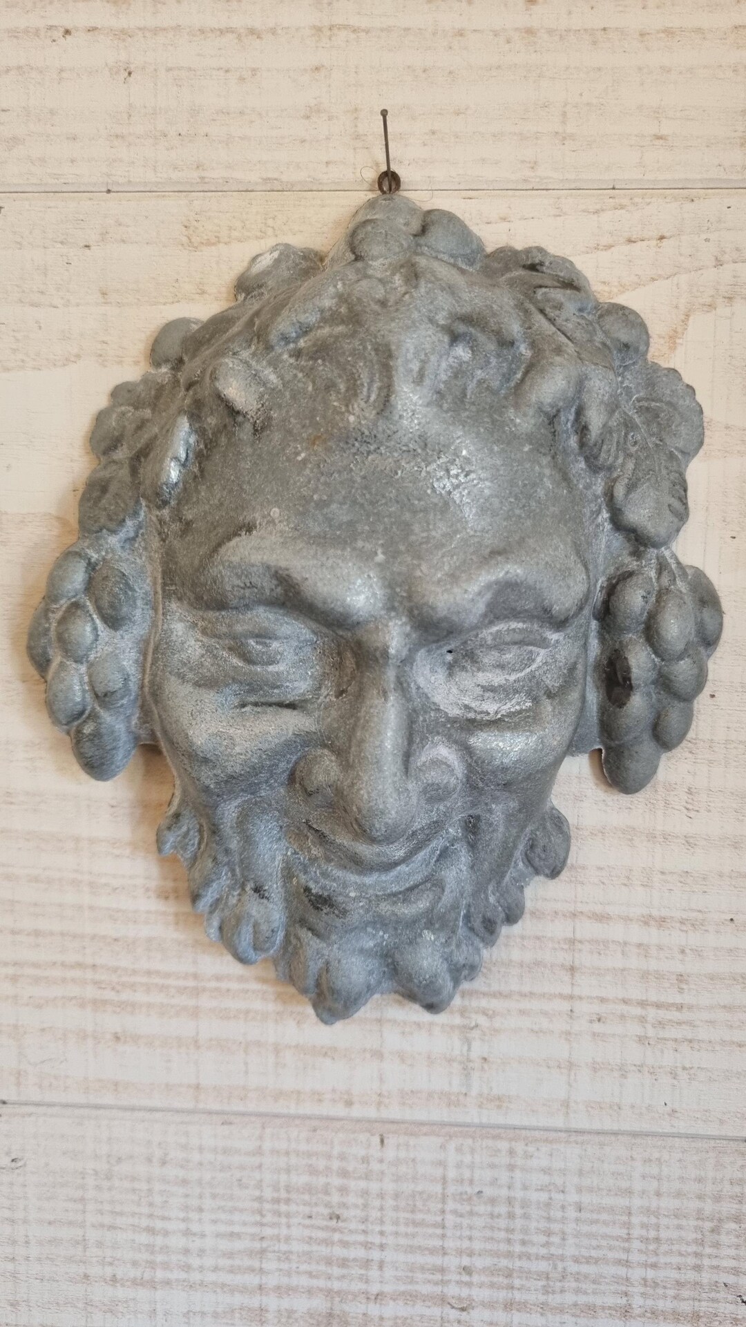 Visage masque de Bacchus ancien en zinc, élément architectural brocante ...