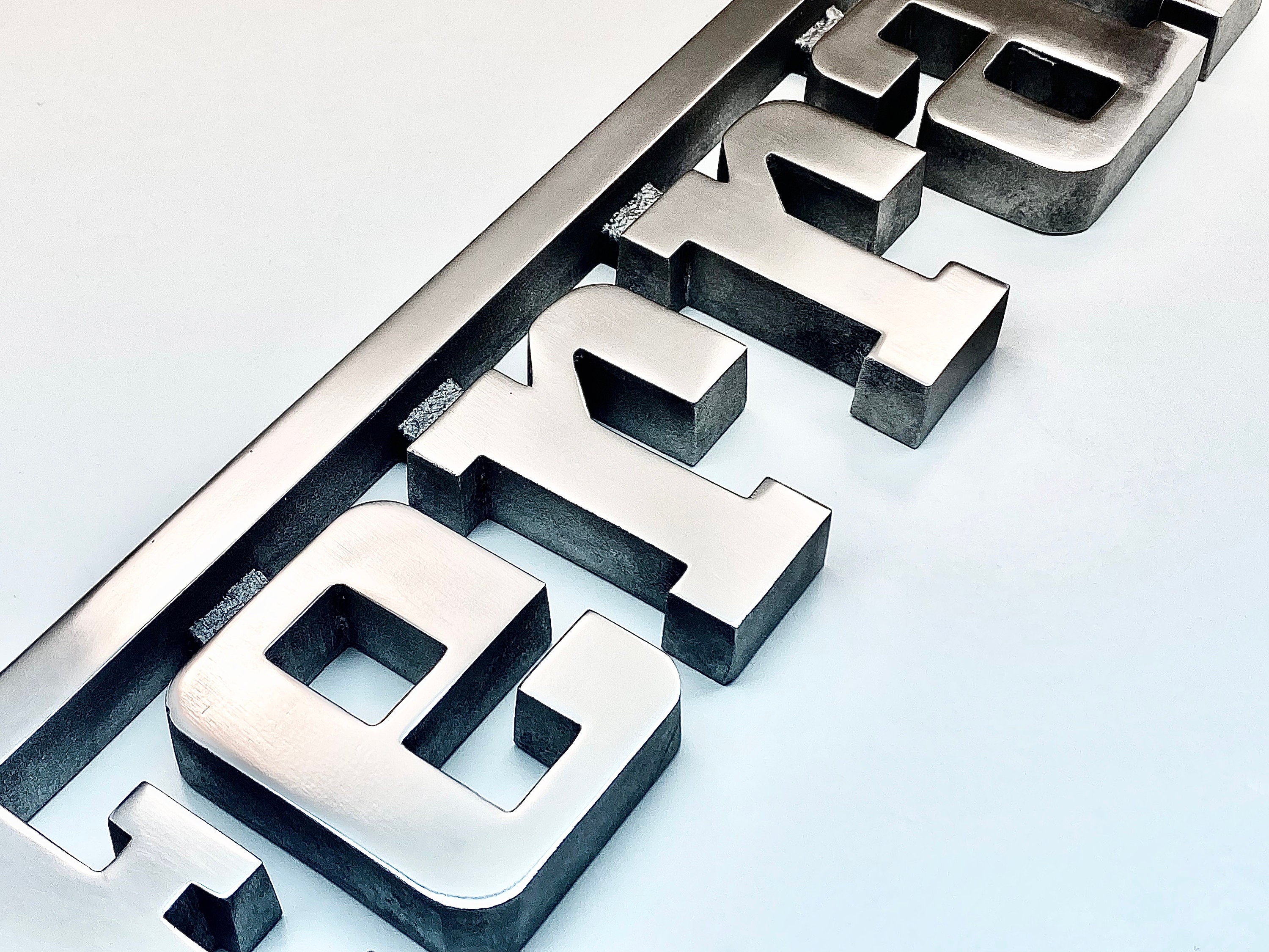 FERRARI METAL LOGO Written Frieze Frieze Emblem Coat of Arms Badge ...