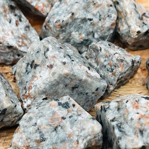 Yooperlite Rough Stone - Natural UV Fluorescent Sodalite Crystals ...