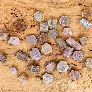 Ruby Corundum Red Sapphire Raw - Corundum Stone - Exotic Chips - Rough ...