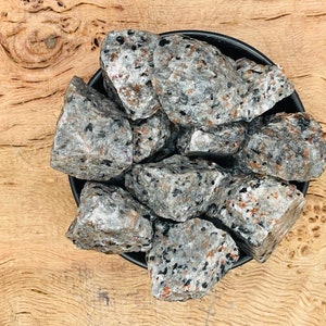 Yooperlite Rough Stone - Natural UV Fluorescent Sodalite Crystals ...