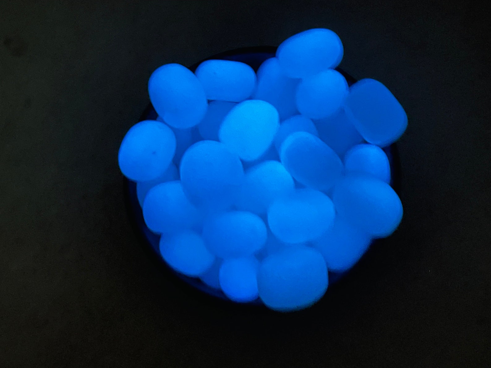 Luminous Tumbled Stone - Glow in Dark Luminous Healing Crystals ...