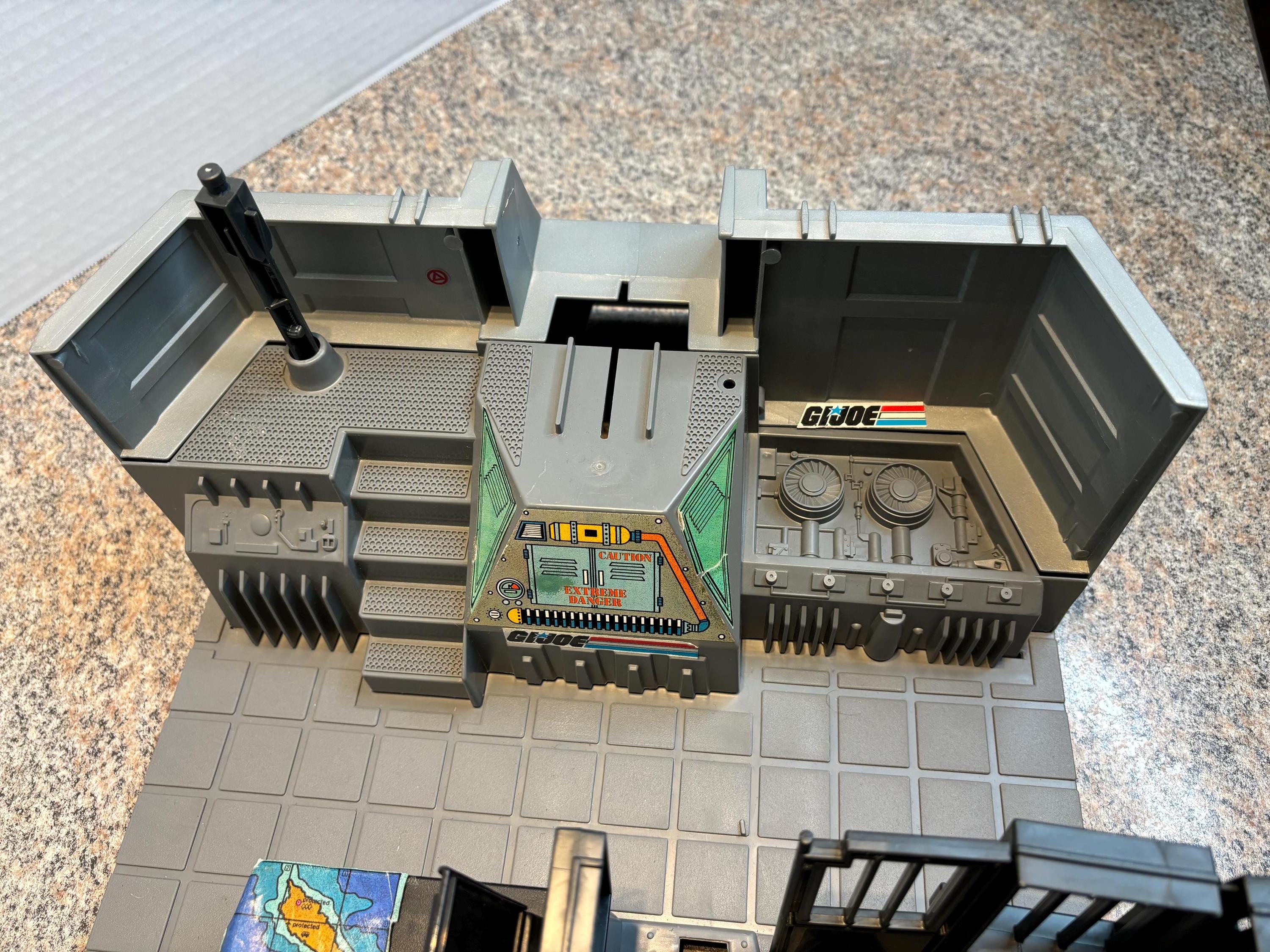 1983 GI Joe Headquarters Command Center Original Playset NEAR Complete ...
