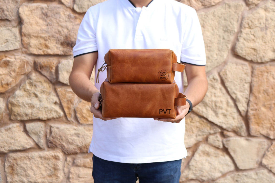 Personalized Leather Dopp Kit, Custom Engraved Travel Toiletry Bag - Etsy
