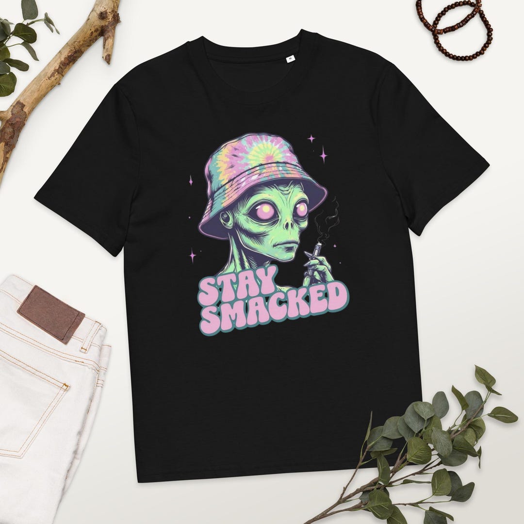 Stoner Alien Weed T-shirt – Trippy Tie-dye Bucket Hat Alien Smoking ...