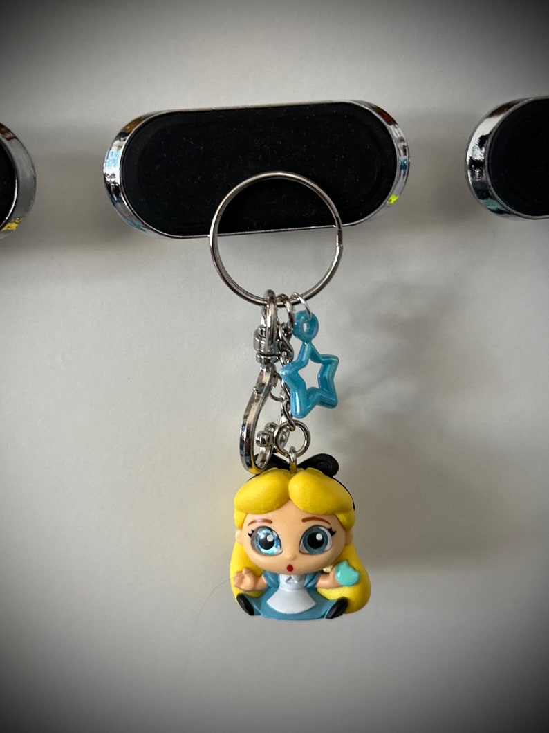 Disney Doorables Keychain alice - Etsy