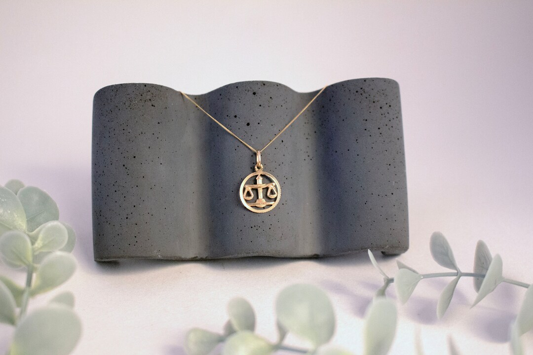 Libra Zodiac Necklace in Solid 9ct Gold Gold Horoscope Chain & Pendant ...