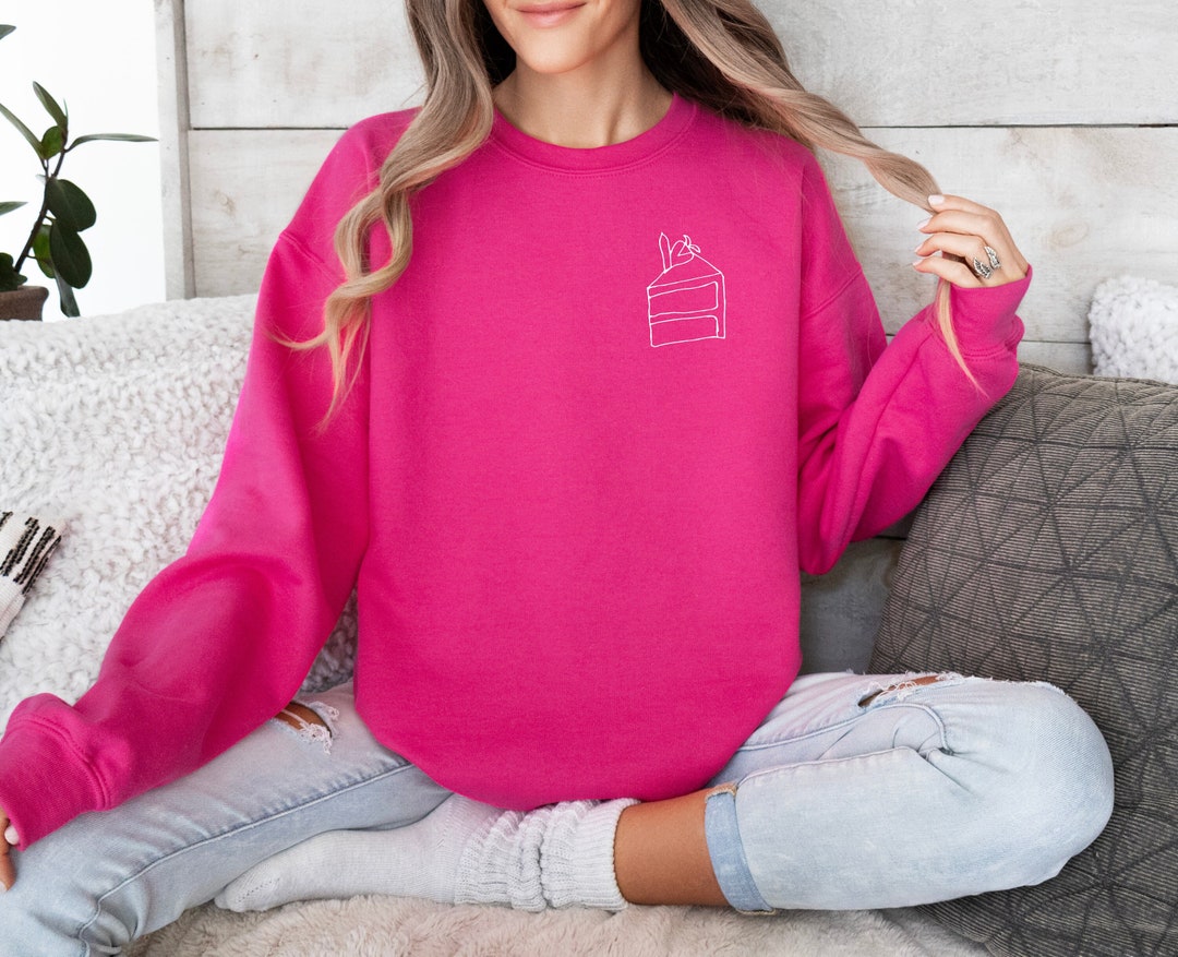Minimalistic Cake Slice Sweatshirt, Cake Sweatshirt, Baking Sweatshirt ...