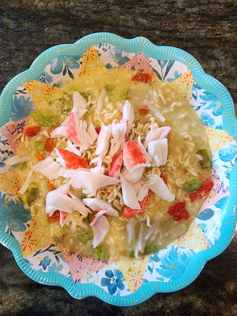 Freeze-dried Green Curry Noodles With Red Peppers, Green Peppers, and ...