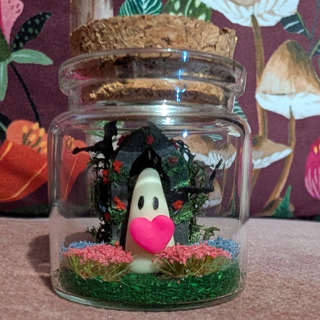 Ghost in a Jar With Bats: Love Arch, Glowing Pet Ghost Companion ...