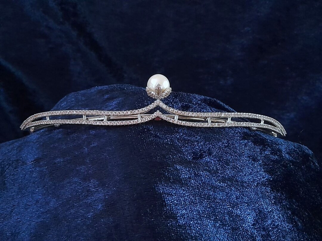 Minimalist Silver Bridal Tiara: Pearl & Cubic Zirconia Wedding Diadem ...
