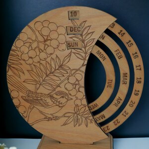 NATURAL WOOD CALENDAR | Perpetual Calendar | Floral Calendar ...