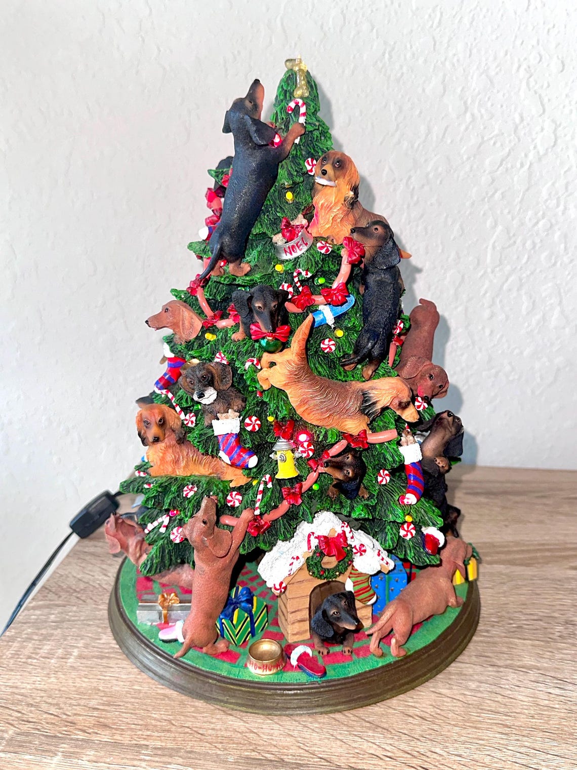 Danbury Mint 12.5 Dachshund Christmas Tree Weiner Dog Hot Dog Lights up ...