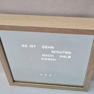Wortuhr -Buchstabenuhr-Uhr mit Buchstabenzeit in deutsch- Holzdekor ...