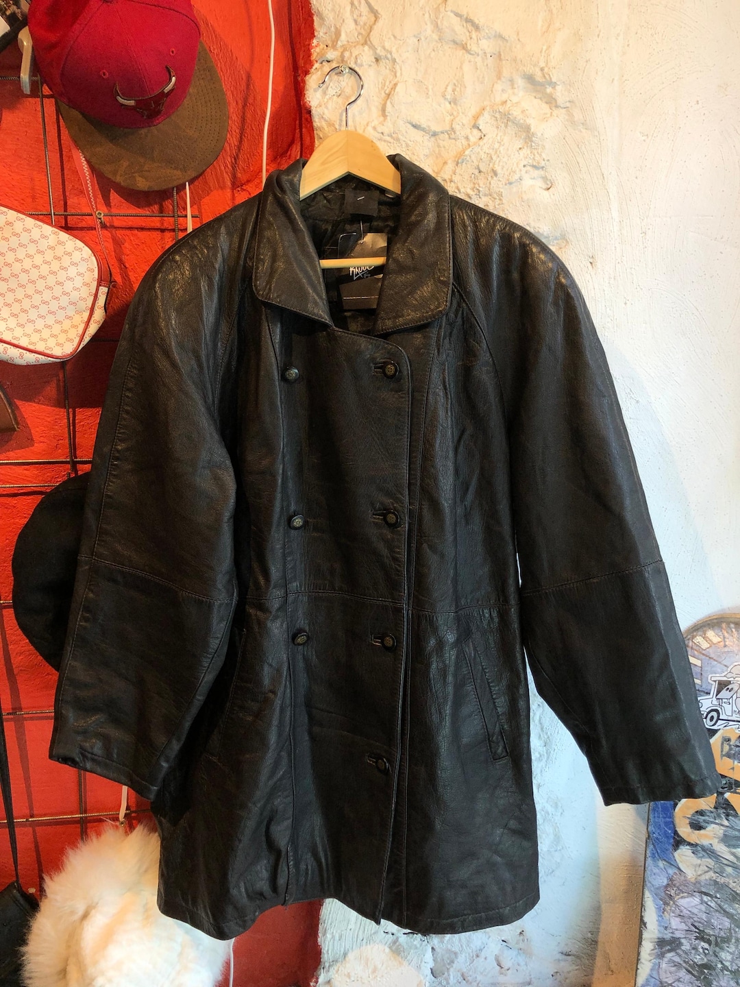 Timeless Vintage Leather Jacket for Men and Women in Black - Classic ...