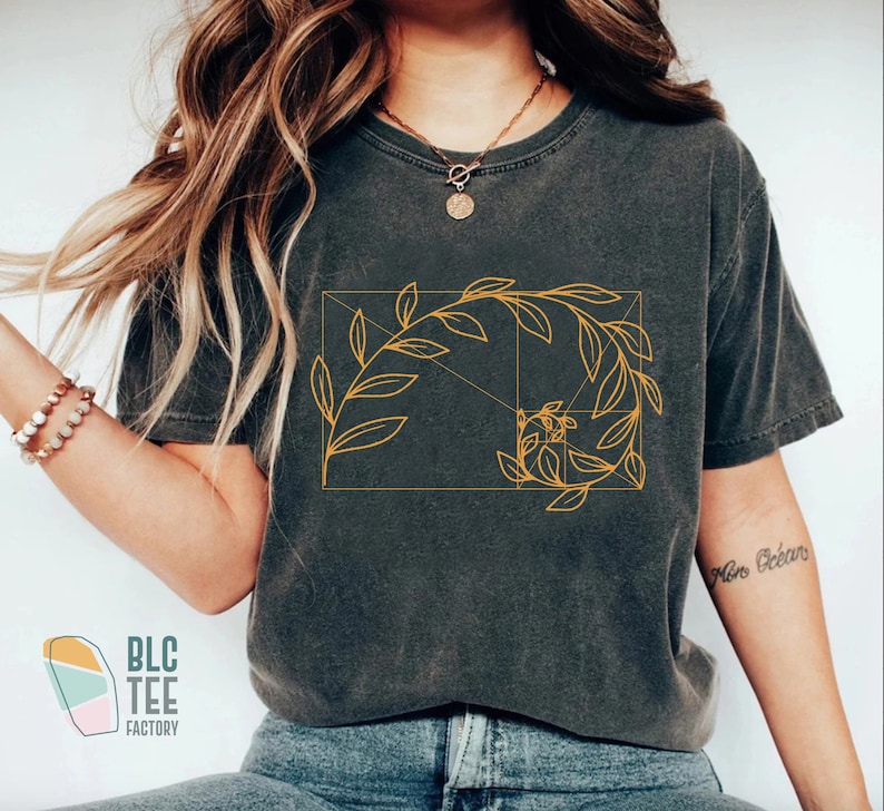 Retro Floral Leaf Golden Ratio Circle Fibonacci Spiral T-shirt, Science ...