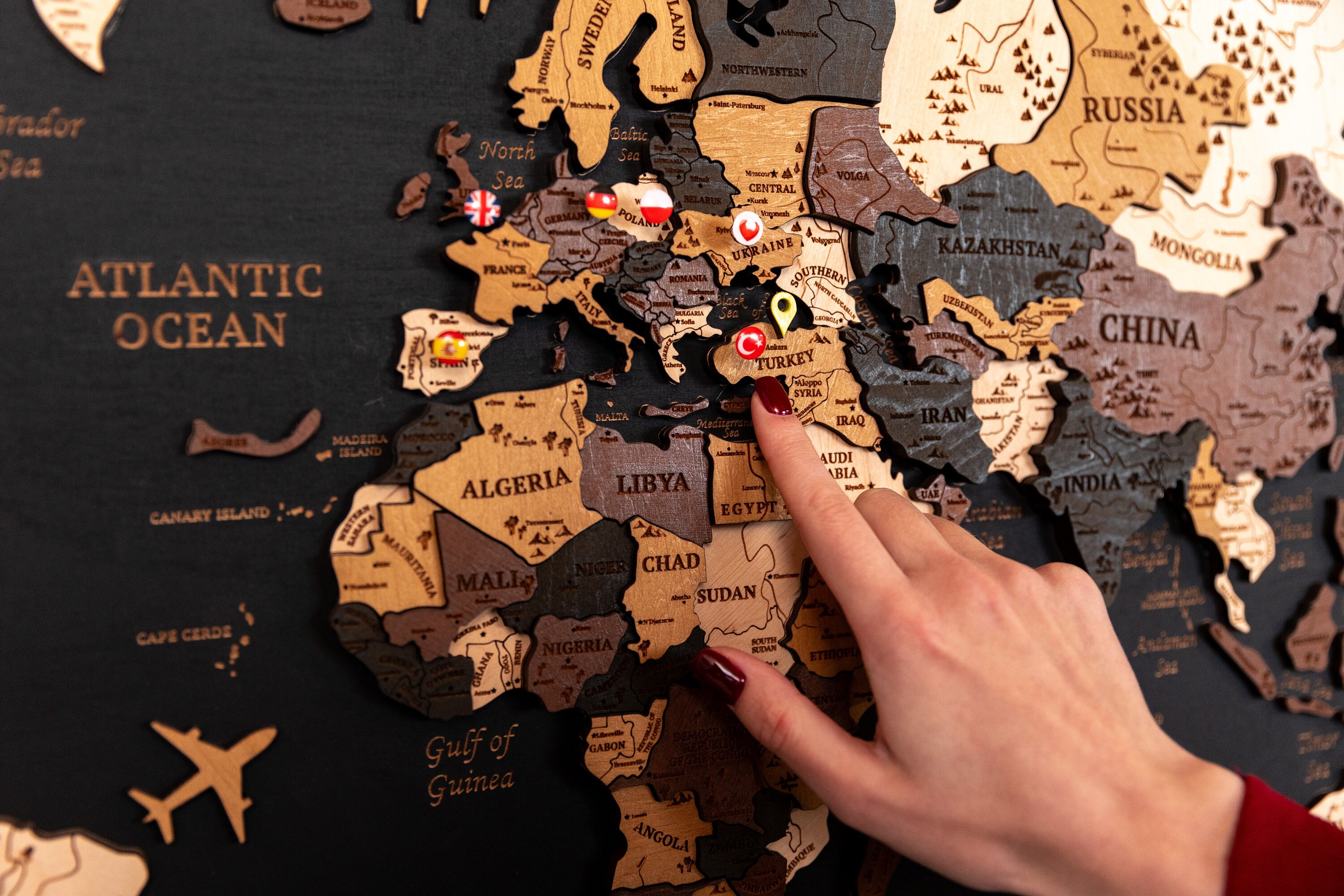 Canvas Wood World Map Above Bed Decor, Push Pin Map Home Decor, World ...