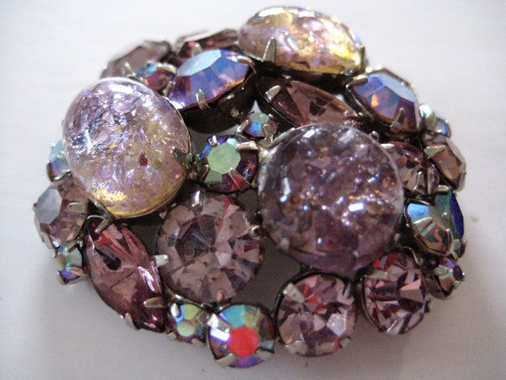 Juliana style design Brooch Hues of Pale Purple Lilac… - Gem
