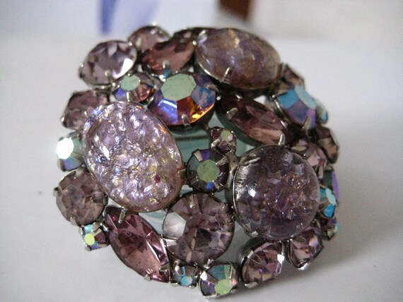 Juliana style design Brooch Hues of Pale Purple Lilac… - Gem