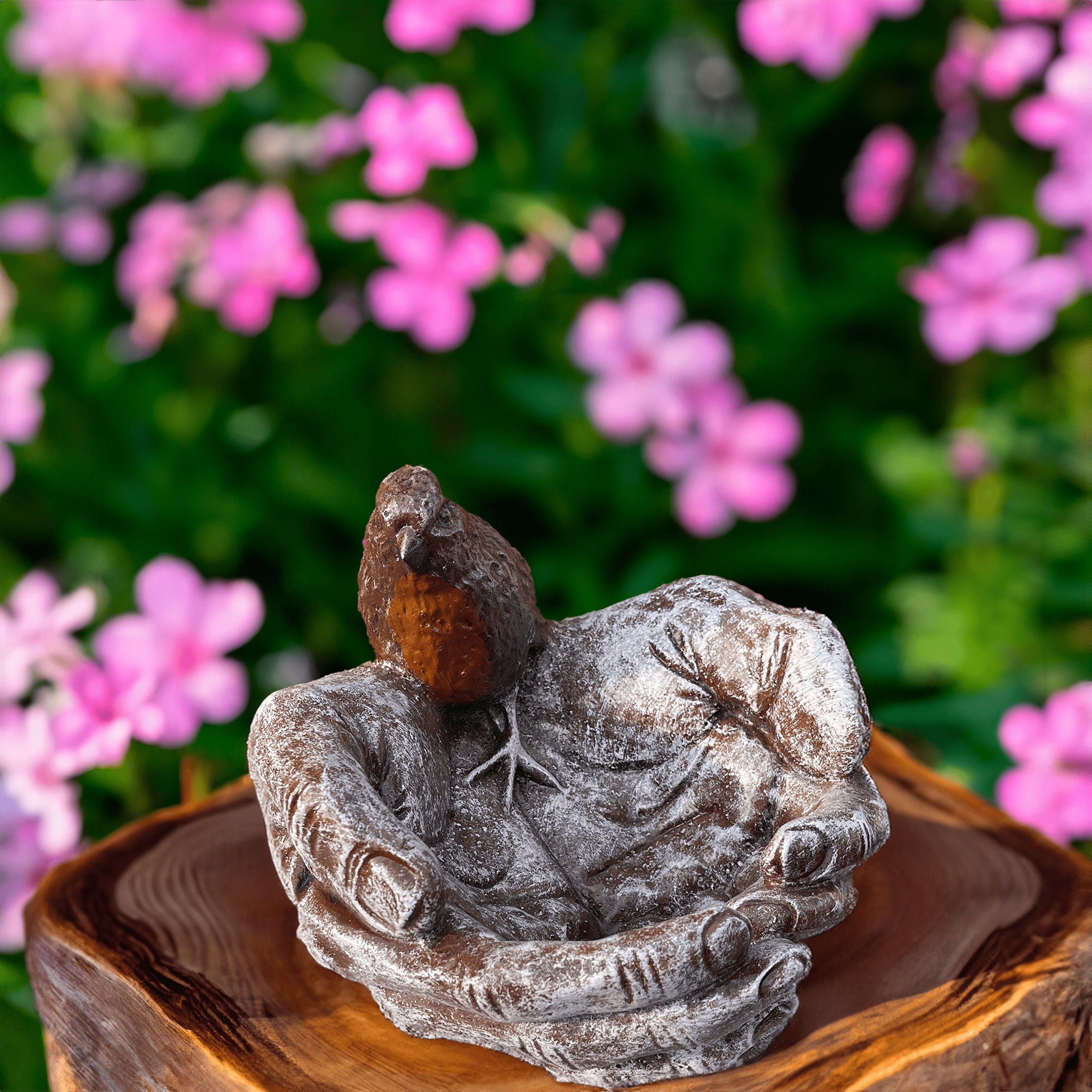 Concrete Robin Sitting on the Hands Statue Cement Fat Bird Statue Stone Robin Statue Bird Garden ...