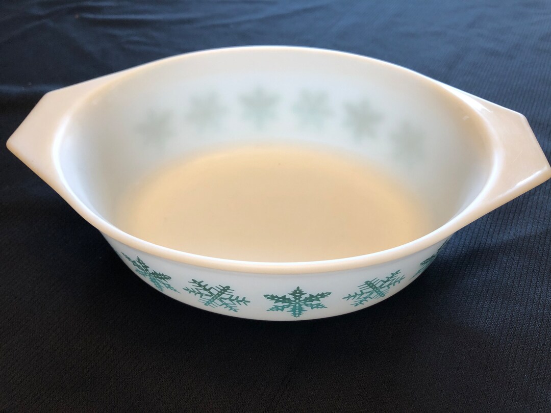 Pyrex Vintage Oval Casserole White With Turquoise Blue - Etsy