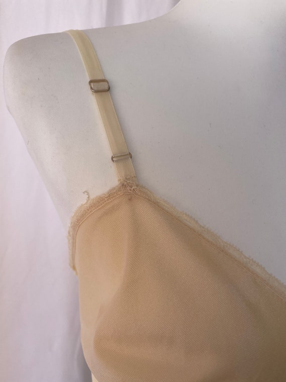 The JANINE Full Slip: 1970s White Nylon Slip by Vanit… - Gem
