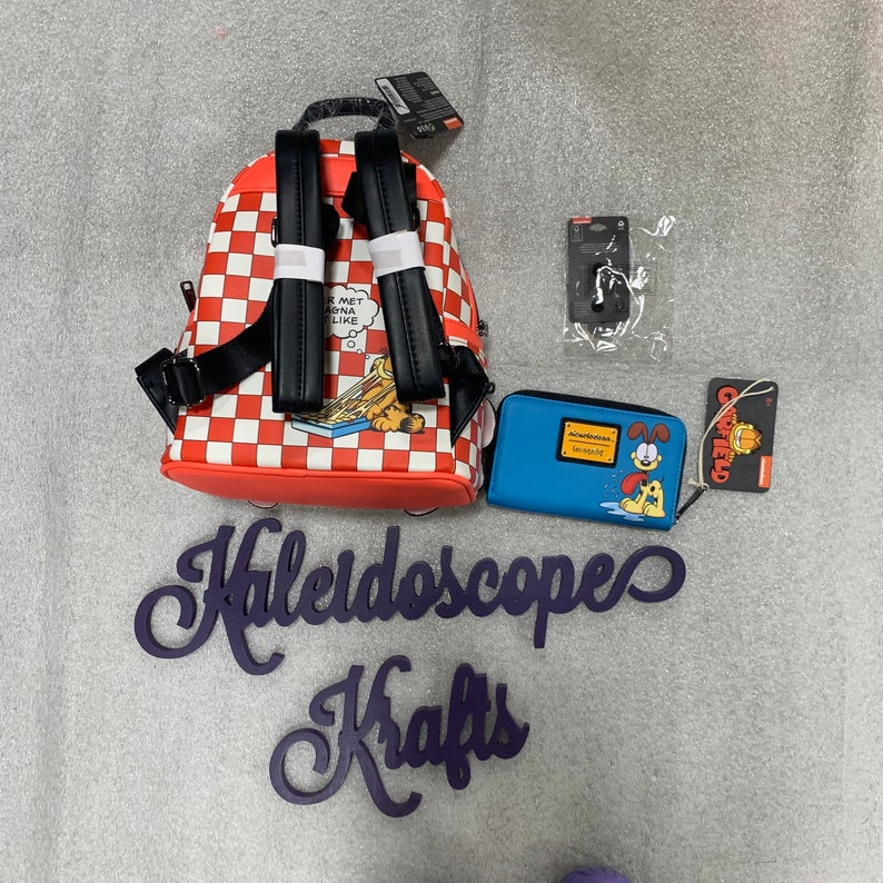 Loungefly X Nickelodeon Garfield Loves Lasagna Backpack, Wallet, Pin ...