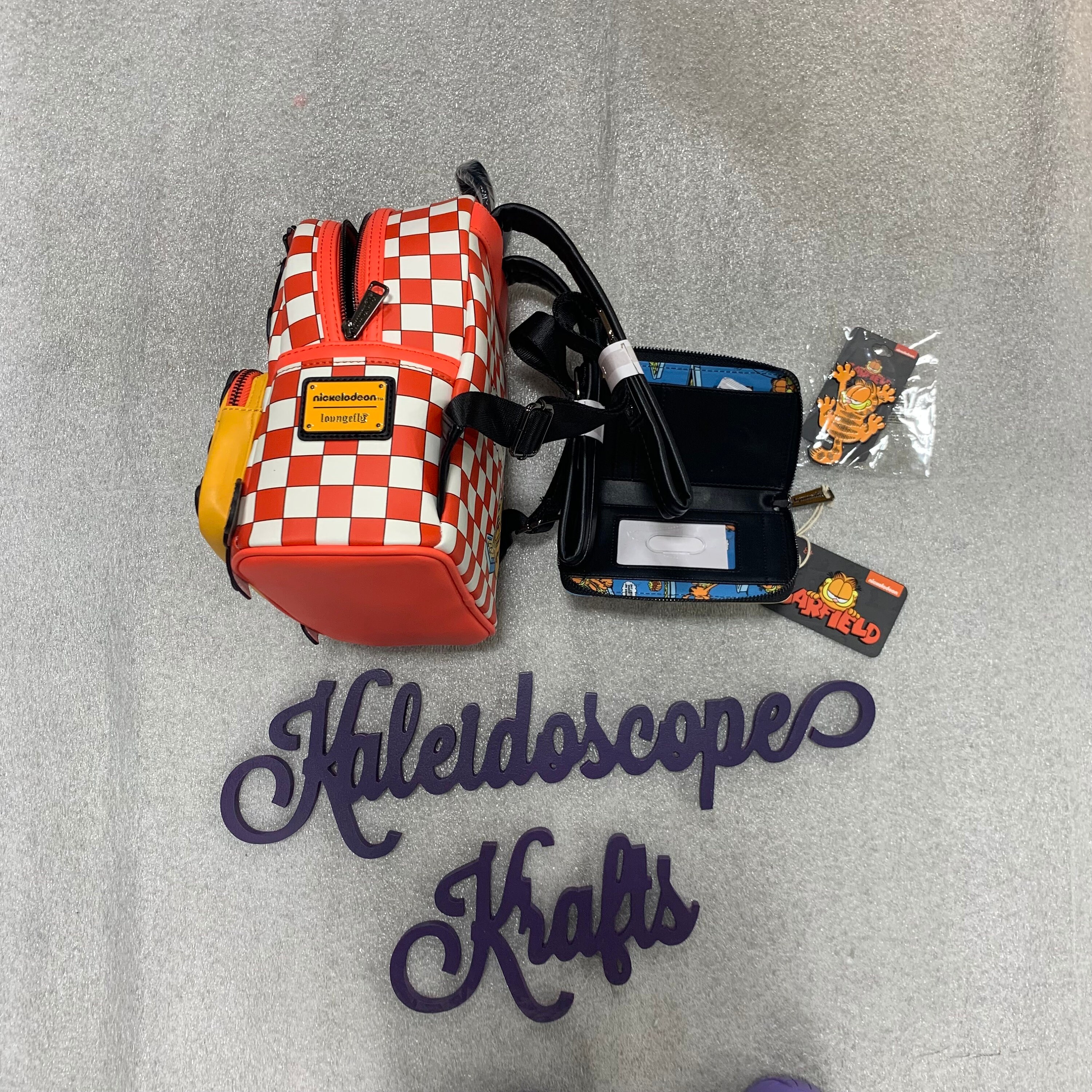 Loungefly X Nickelodeon Garfield Loves Lasagna Backpack, Wallet, Pin ...