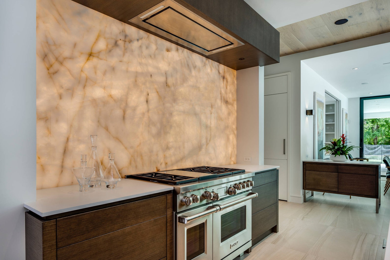 Natural Onyx Kitchen & Bar Counter Top, Onyx Dining Table, Bathroom Top ...