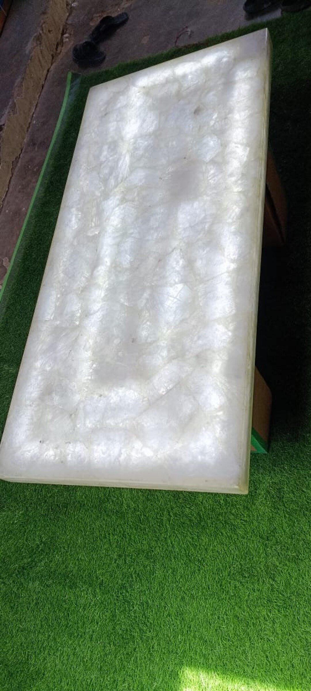 White Quarts Kitchen Counter Top With Backlit & Bar Counter Top Backlit ...