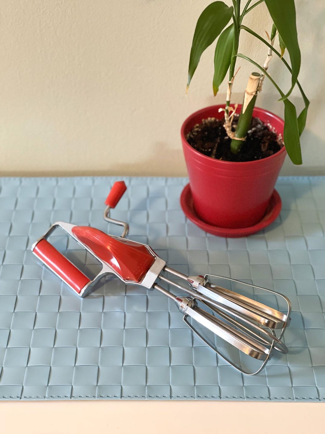Vintage 1950 Diwalt Red Hand Mixer Egg Beater - Etsy