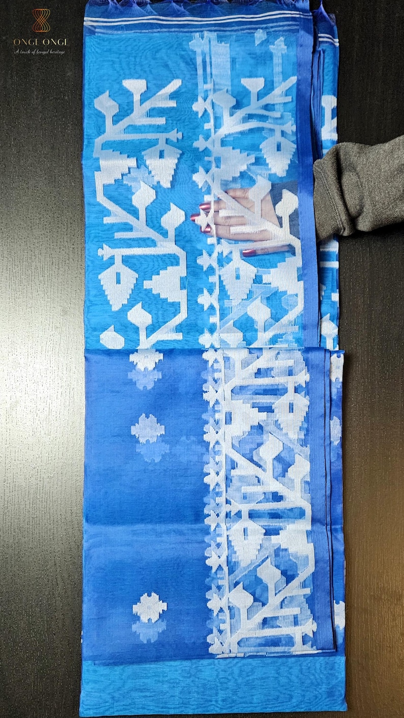 Pure Handloom Muslin Jamdani Saree With Weaving Work in Royal Blue ...