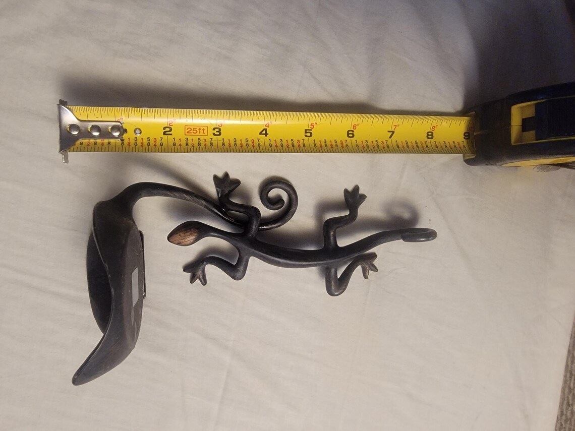 Lizard Wall Hanger for Small Candle - Etsy