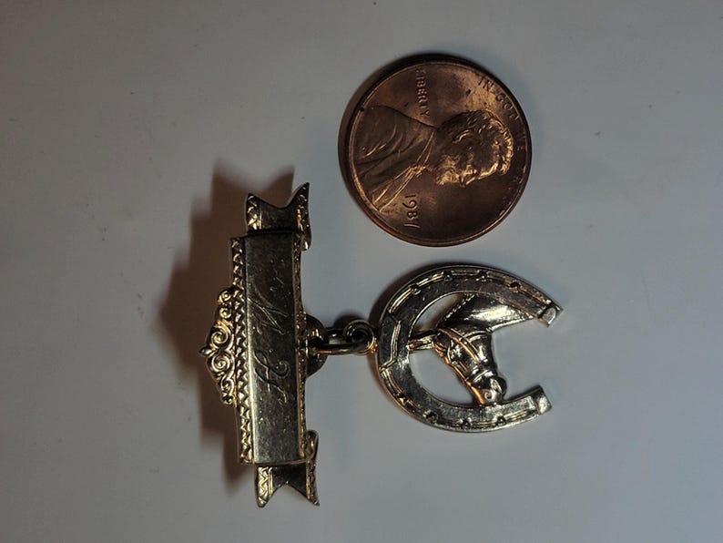 Vintage Horse and Horseshoe Lapel Pin - Etsy