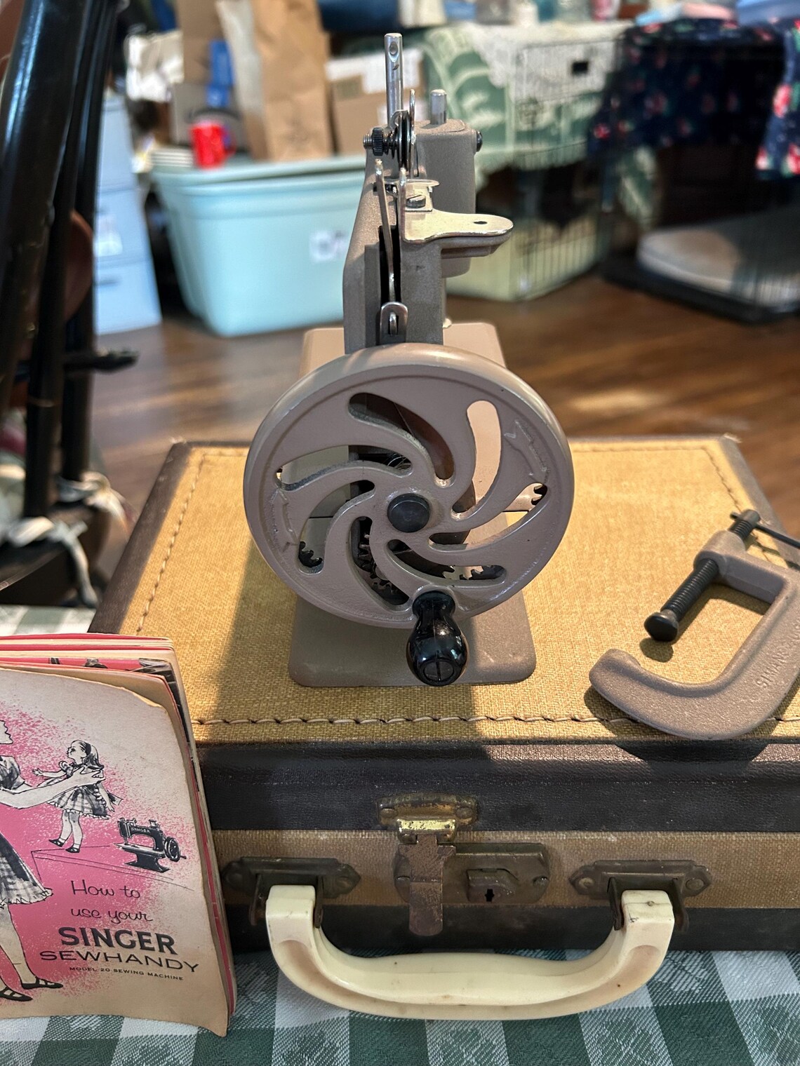 Vintage Singer “sewhandy” Model 20, Hand Crank. It Comes With Sewing ...