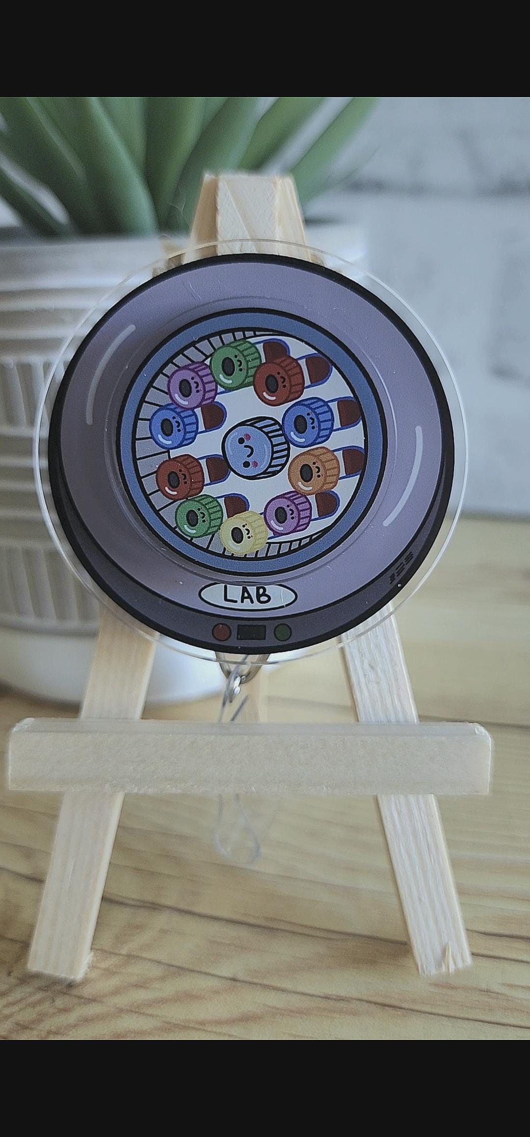 Lab Spinner Badge - Etsy