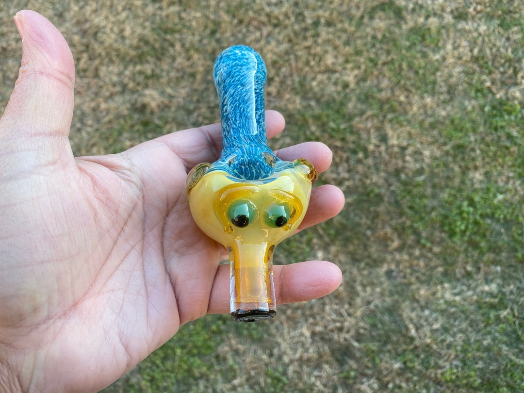 6 Functional Art for Smokers, Hand-blown Glass Tobacco Pipes Showcase ...