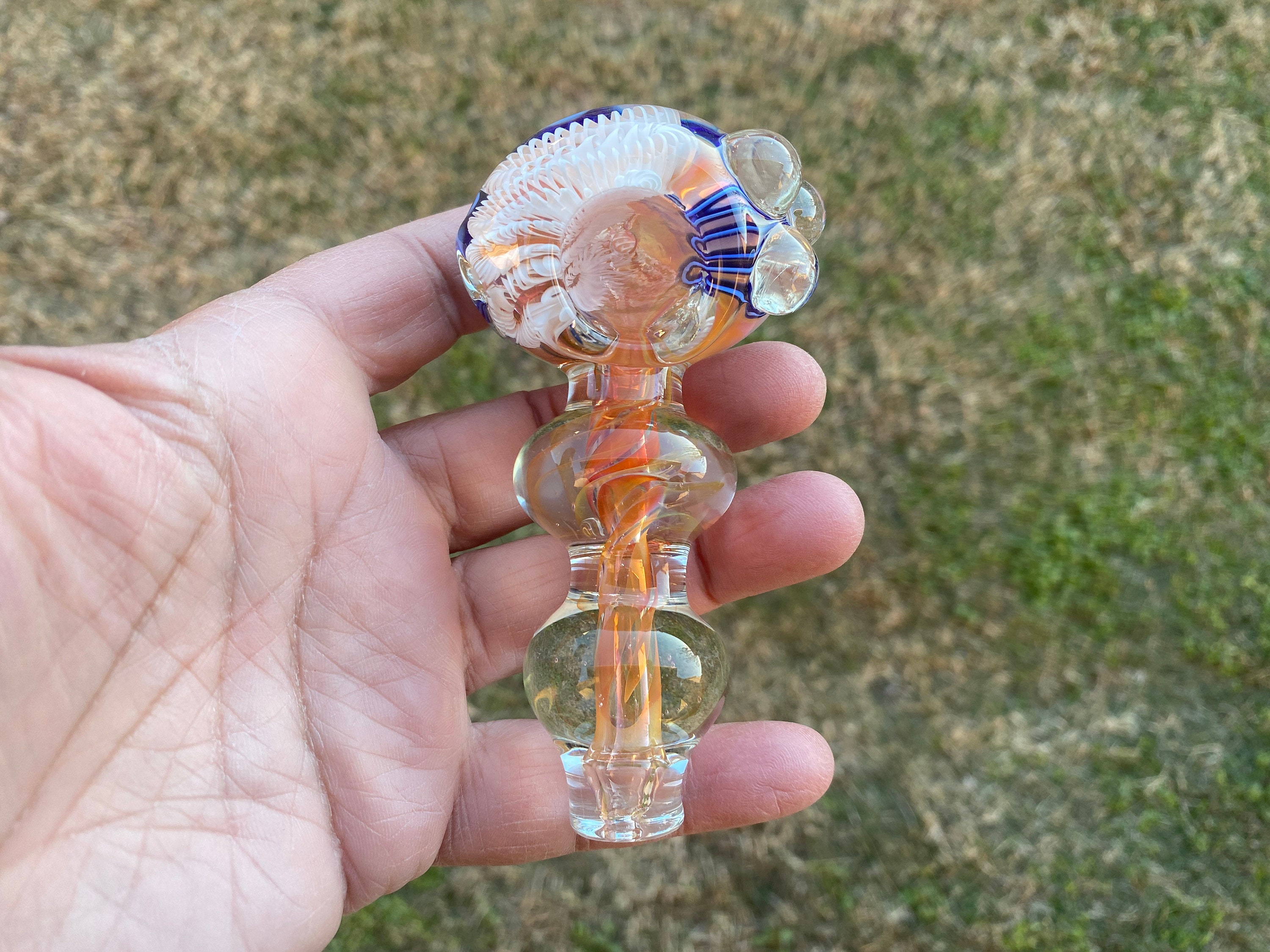 4 Artisan-crafted Elegance: Unique Glass Tobacco Pipes for Discerning ...