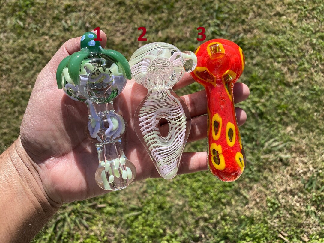 4.5 Hand-blown Mastery, Elevate Your Smoking Ritual With Artistic ...