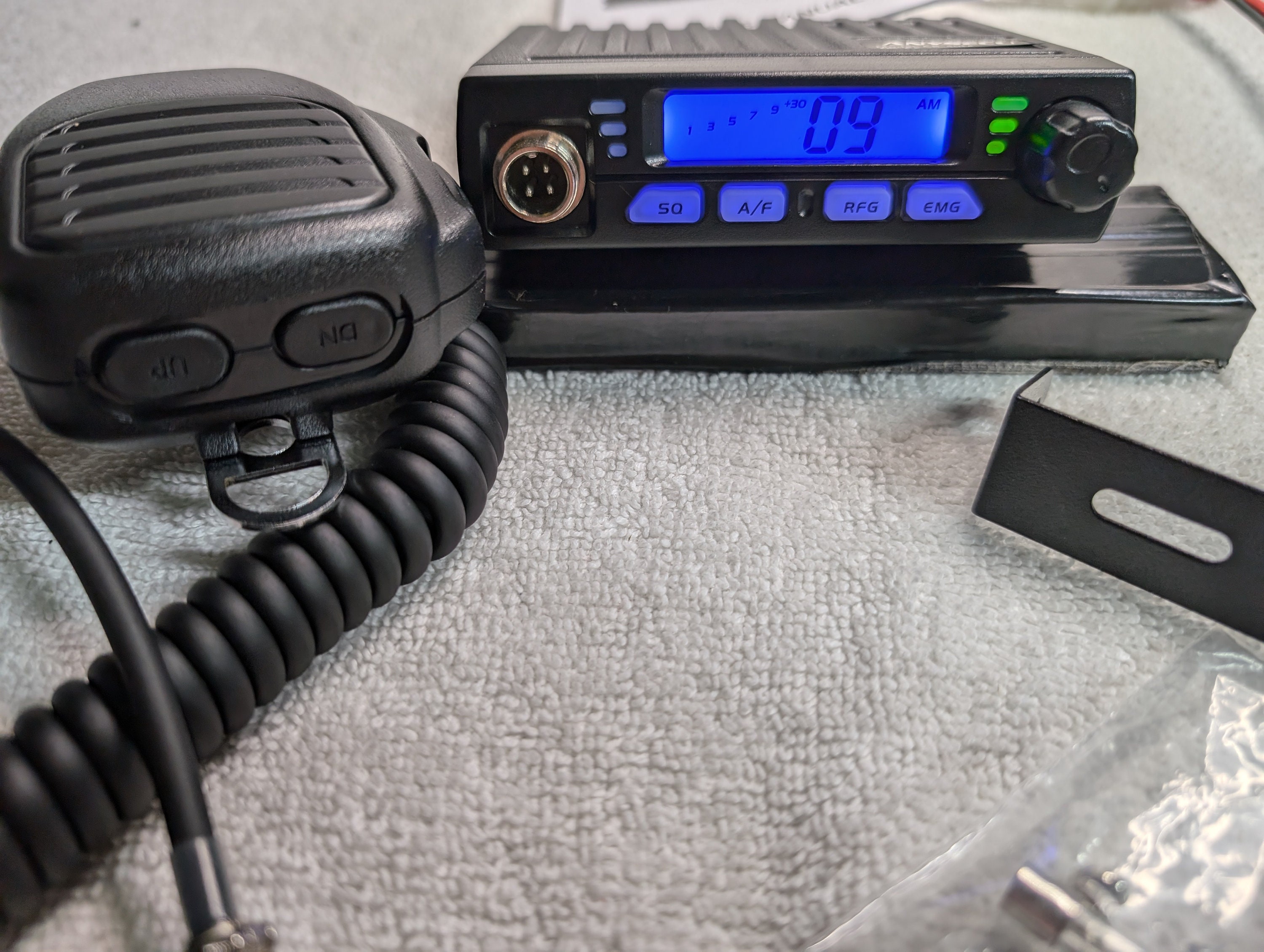 Anysecu CB-40M AM FM Mini Mobile Radio Transceiver 4pin Mini Microphone ...