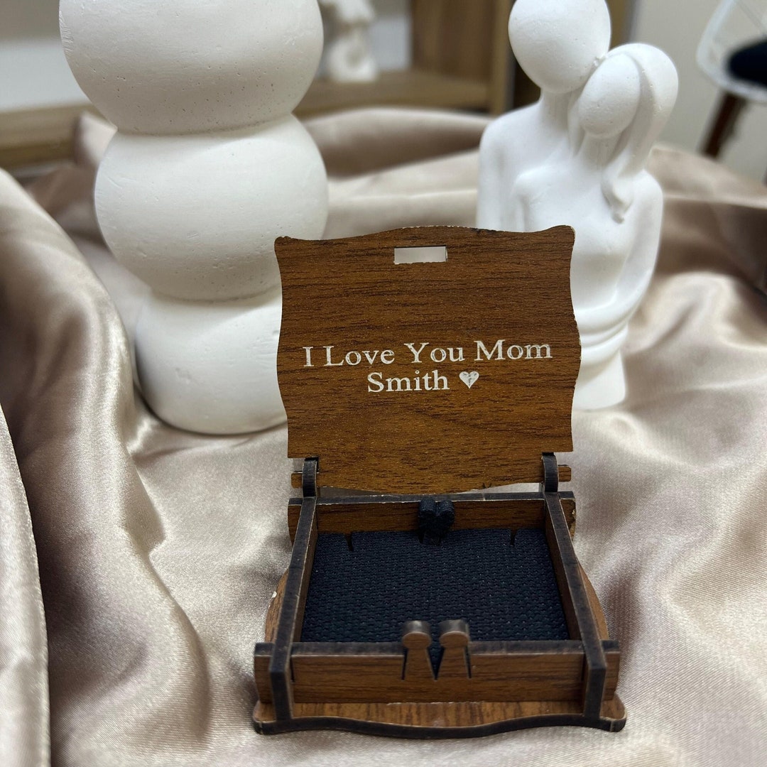 Fancy Personalized Jewelry Gift Box for Her, Engraved Wood Necklace Box ...
