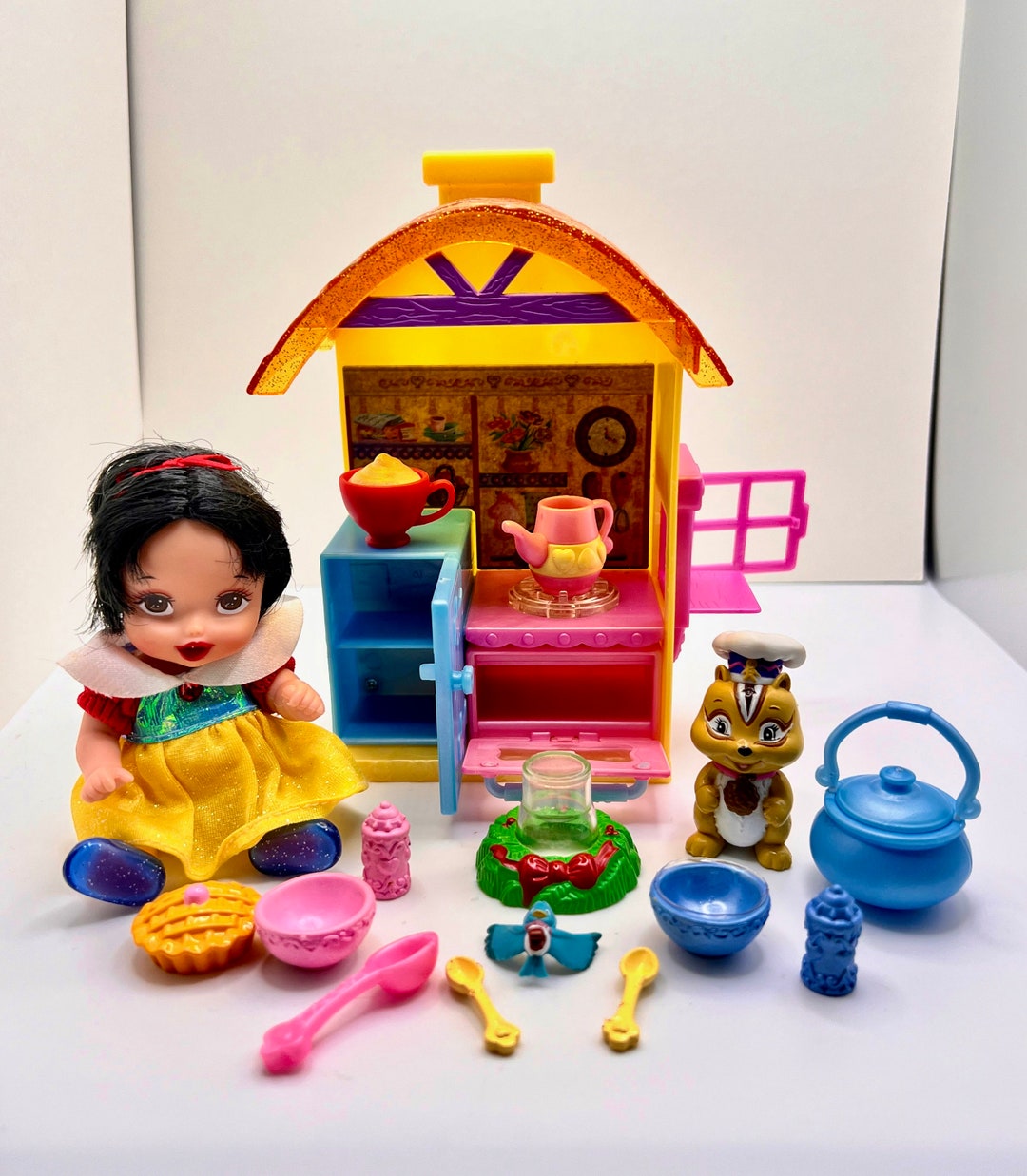 Disney Snow White Princess Cottage Kitchen Series W/kitchen Stove ...
