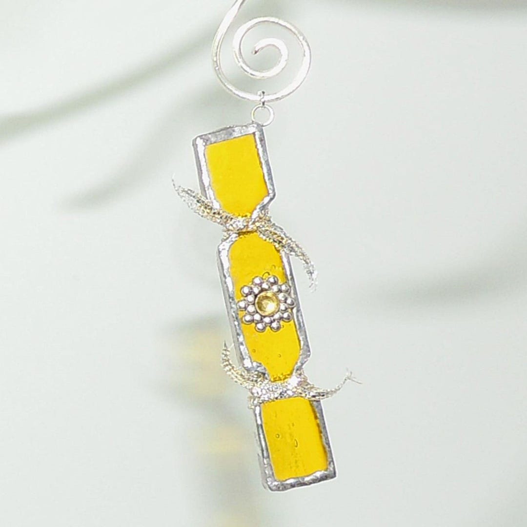 Shades of Lime and Yellow Stained Glass Christmas Cracker Decorations ...
