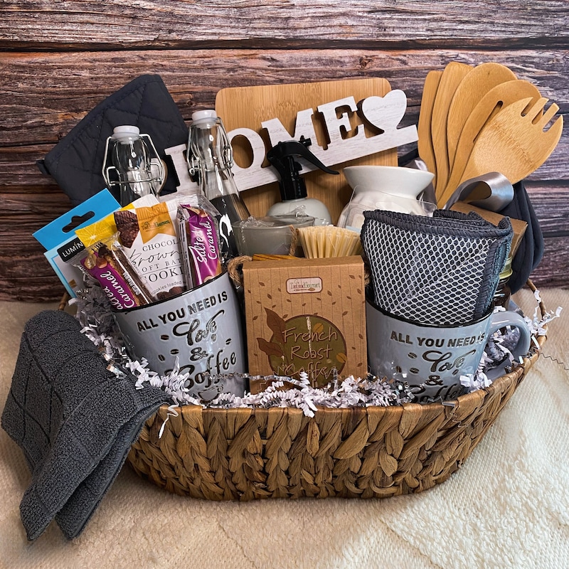Housewarming Gift Basket - 60+ Gift Ideas for 2025