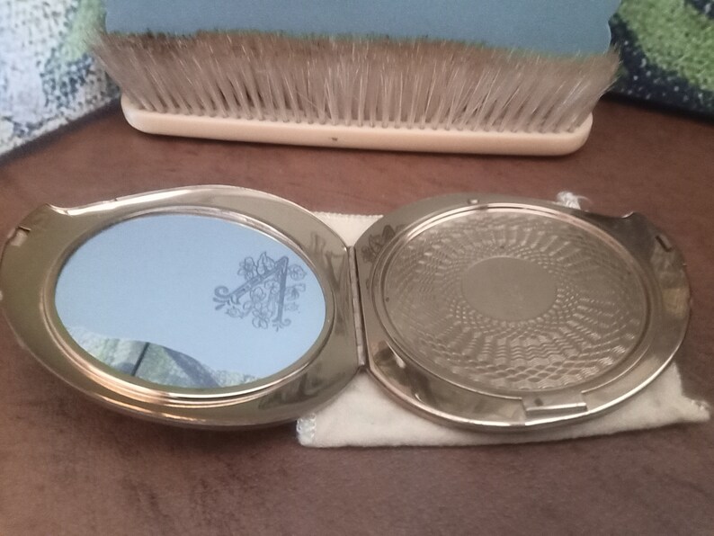 Vintage Gold Heart With Rose Gold Floral Ribbon Etched Design Powder ...