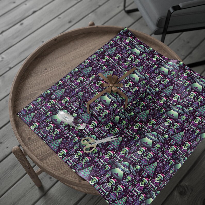 Alien Christmas Wrapping Paper I Holiday Gift Wrap I Space and UFO ...